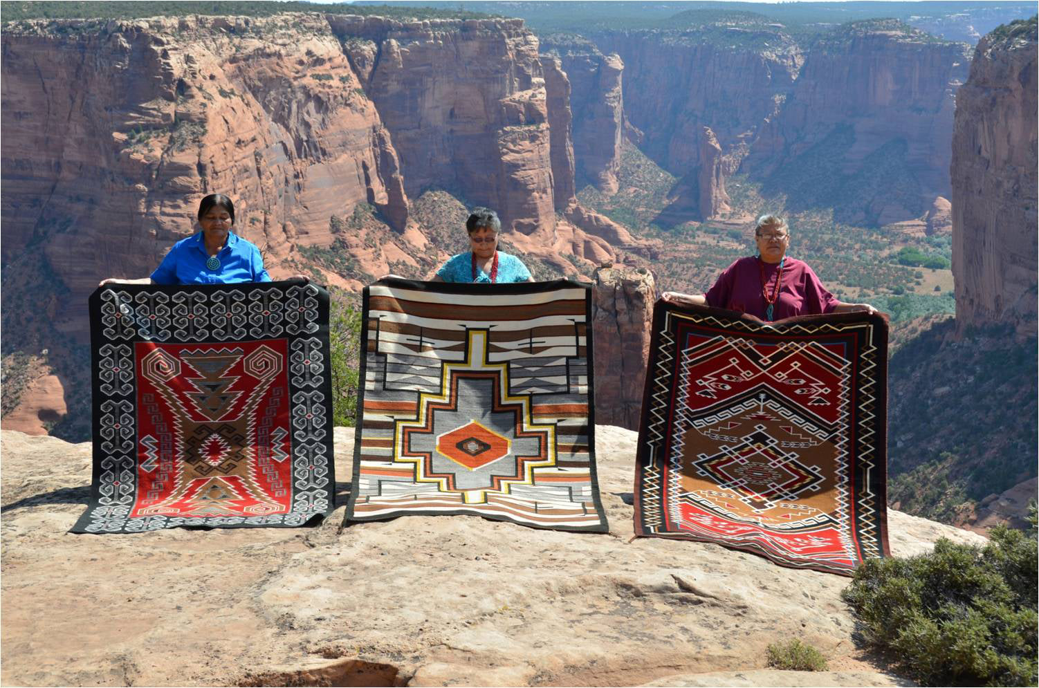 Navajo Rugs and Navajo Blankets For Sale – Nizhoni Ranch Gallery